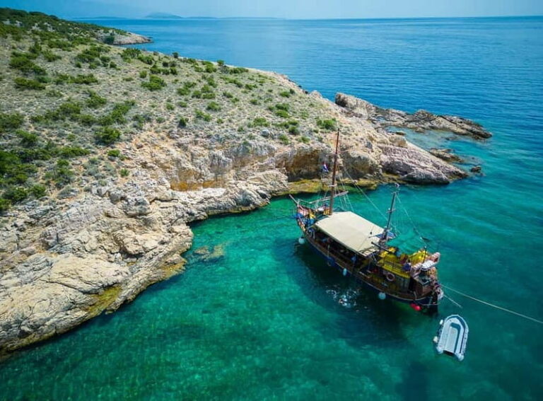 Krk : Sailing along the coasts of island Krk and Plavnik - The Itinerary Breakdown