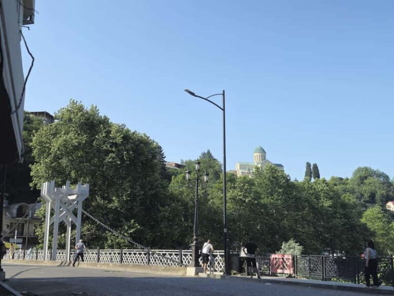 Kutaisi: Guided Walking Tour with Local Snack - The Guides and Their Insights