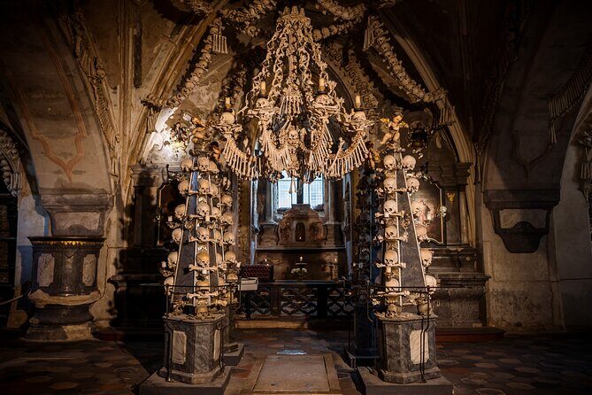 Kutná Hora, Bone Church and Folk Village Small Group Day Tour - Itinerary Breakdown: What You’ll See and Experience