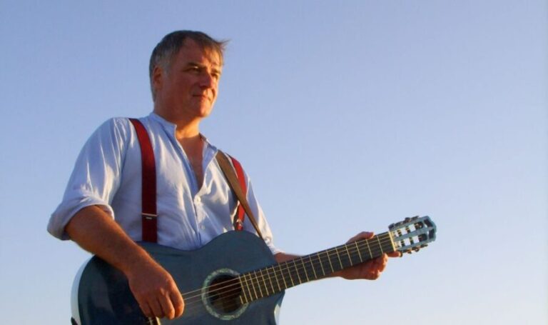 La Spezia: Guided Walking Tour with Italian-Inspired Music - A Deep Dive Into the La Spezia Experience