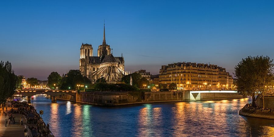Notre-Dame de Paris and Île de la Cité at dusk seen from the Left Bank