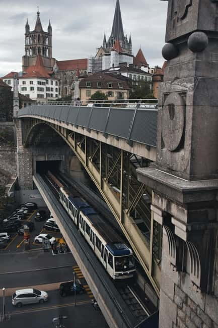 Lausanne: Walking Tour with Chocolate Tastings & Metro - An In-Depth Look at the Lausanne Experience