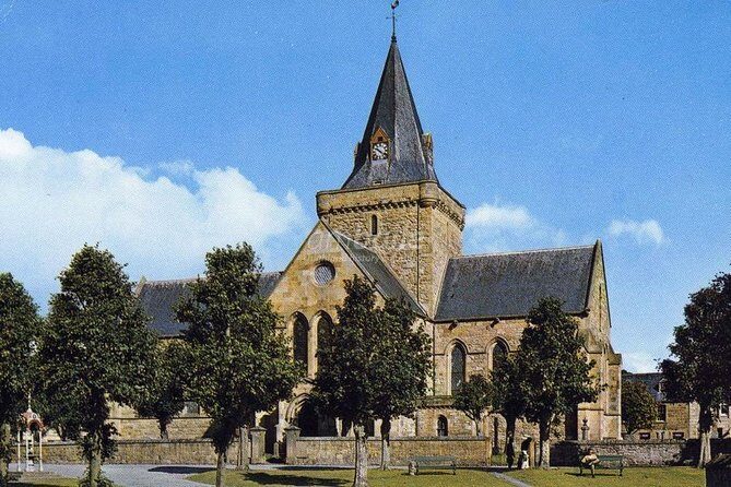 Legendary Dunrobin Castle Tour - Transportation and Duration