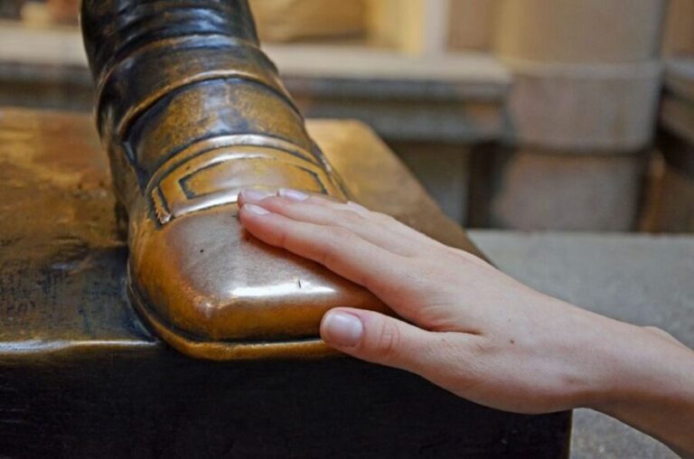 Leipzig: True or false? Walking Tour and Interactive Game - Authentic Experiences and Feedback