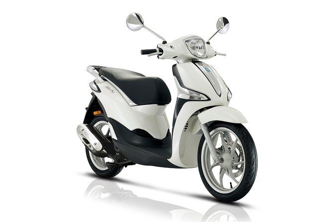 Liberty scooter rental Piaggio 50cc (4T) Paris - What to Expect from the Scooter Rental Experience