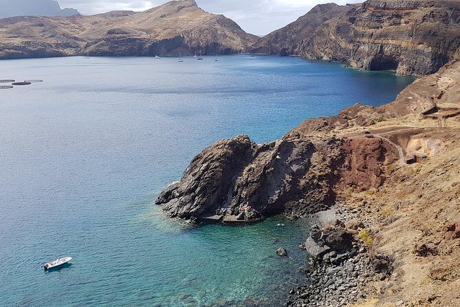 Lighthouse View 1 - Cais do Sardinha to Lighthouse and return Quinta do Lorde - What Makes This Tour Stand Out?