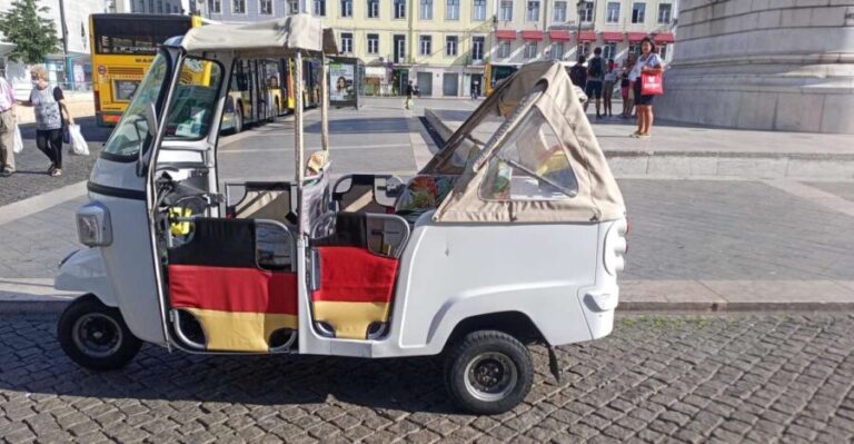 Lisbon: 1,5 Hours Historical Tuk Tour for Two Persons. - What Does the Tour Include?
