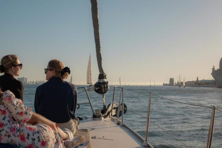 Lisbon 2 Hours Sailing Day Tour and Cruise With Drinks - Who Is This Tour Best For?