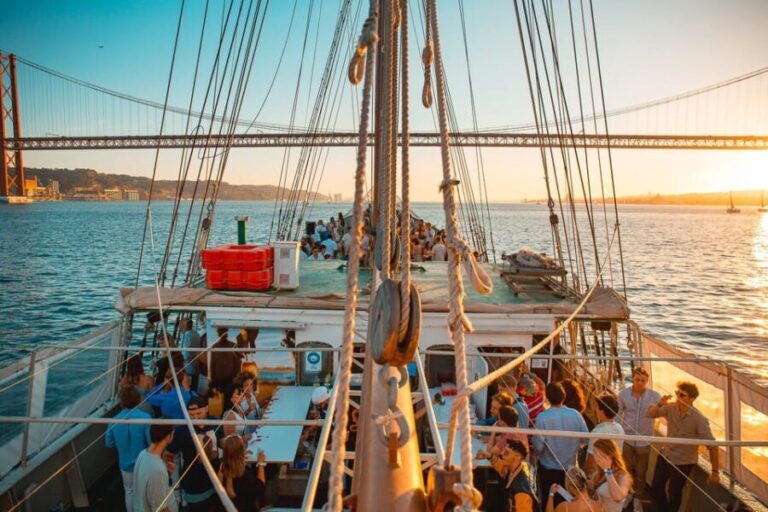 Lisbon Boat Party - Live DJ & Afterparty with VIP Club entry - Who Is This Tour Best For?