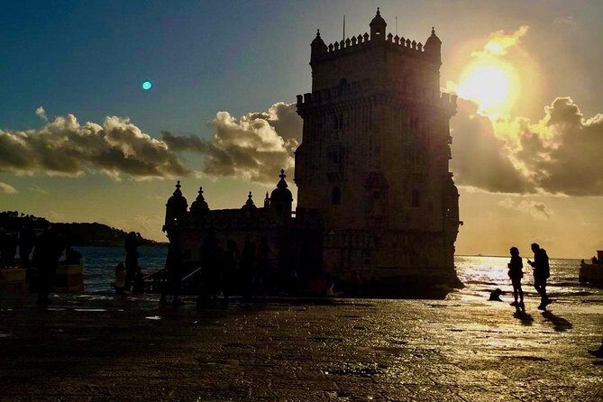 "Lisbon by Night" up to 6 people, private tour - Who Should Book This Tour?