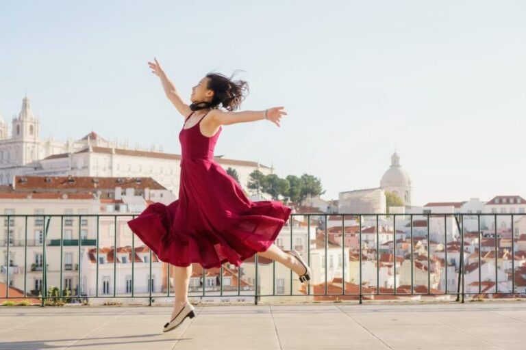 Lisbon: Cinematic Photoshoot with Local Photographer Guide - Starting Point: Praça do Comércio