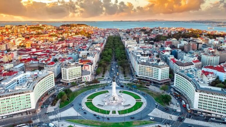 Lisbon: City Sightseeing Tour - Why Travelers Love This Tour