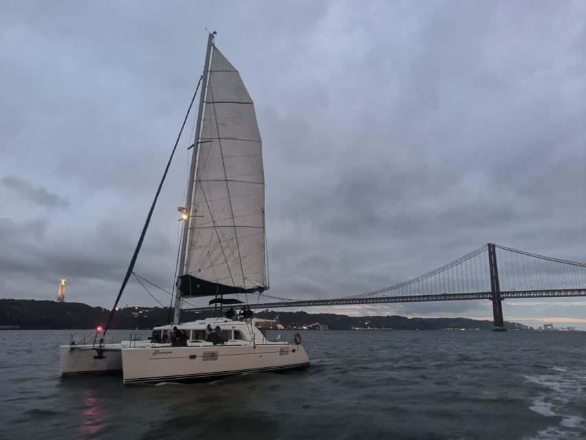Lisbon: New Year's Eve Tagus River Cruise with Open Bar - Who Is This Tour Best For?