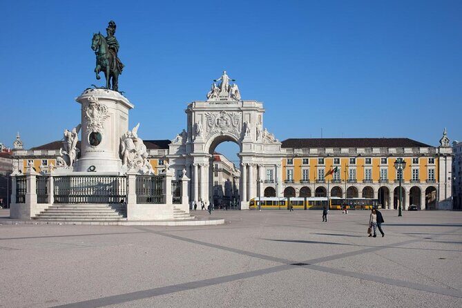 Lisbon Private Luxury Boat Tour with Welcome Drink - Value and Pricing