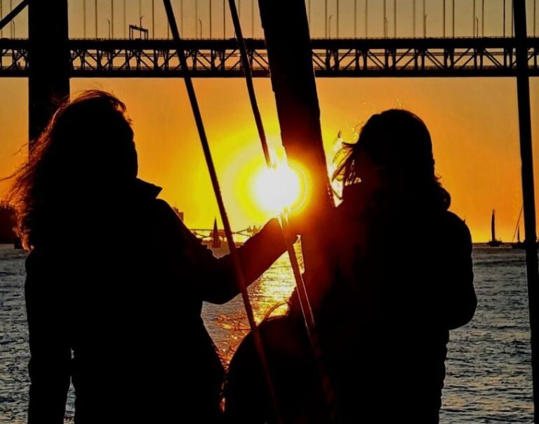 Lisbon: Scenic Day & Sunset Boat Tour with a Drink - The Experience in Detail