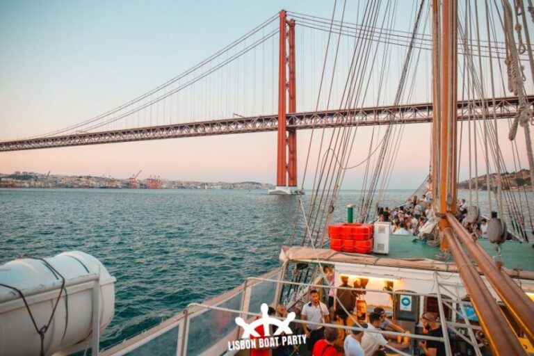 Lisbon: Sunset Boat Party with 2 Drinks and Free Club Entry - What’s Included & What to Keep in Mind