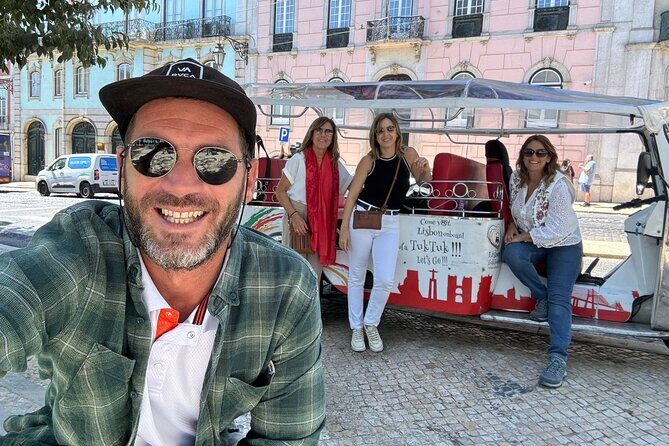 Lisbon Tuk Tuk: Explore Lisbons Hidden Treasures 1:30h - The Experience from the Guides’ Perspective