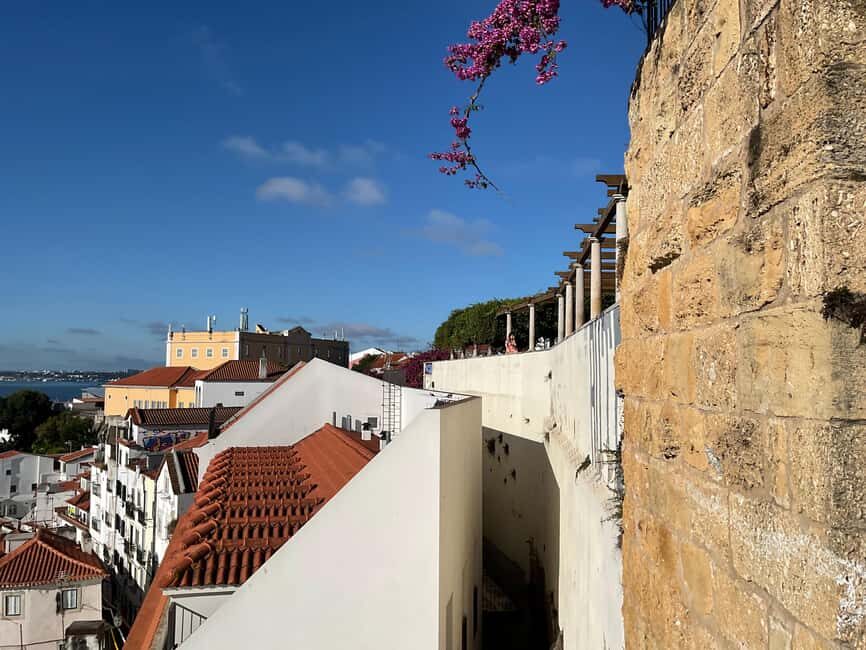 Lisbon:2-hour sightseeing TukTuk Tour with free Pickup - A Closer Look at What to Expect