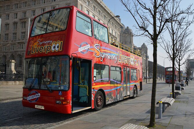 Liverpool: "Blue Route" - City & Beatles Tour - The Experience on Board