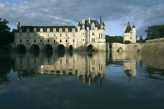 Loire Valley Castles Tour with Chambord and Chenonceau from Paris - The Transportation and Guide