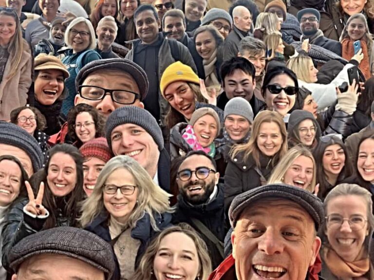 London: Changing of the Guard Experience with a Historian - The Ceremony and Its Significance