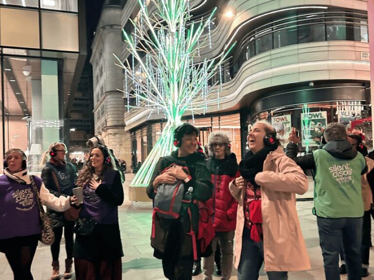 London: Christmas Lights Tour - With Christmas Music - What to Expect: Lights, Music, and Quirky Festive Facts