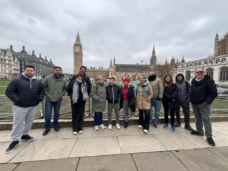 London: Essential tour and changing of the guard (group or private) - Why This Tour Offers Value