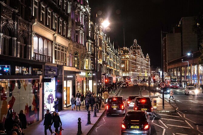 London Exclusive Christmas Lights Guided Tour by Black Cab - Exploring the Festive Heart of London