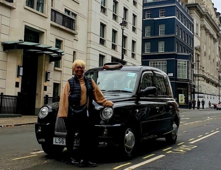 London: Monuments & Back Streets Guided Tour in Black Taxi - Who will love this tour?