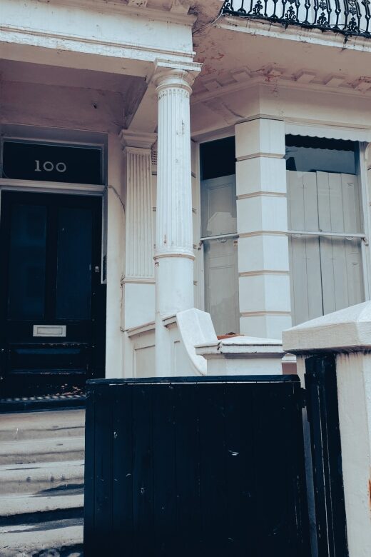 London: Secrets of Freddie Mercury Tour with a Cocktail - Who Should Consider This Tour?