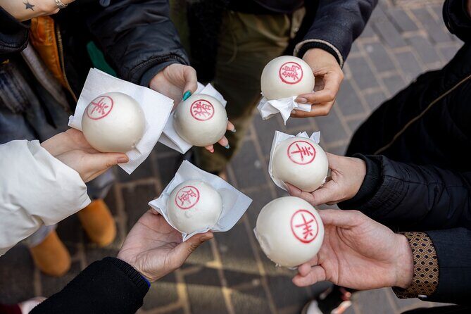 London: Soho & Chinatown Food Walking Tour with Tastings - About the Guides and Experience Flow