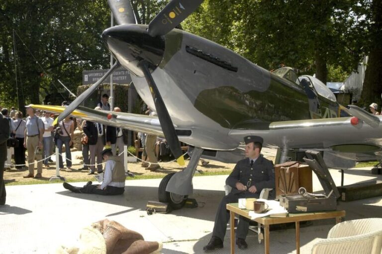 London: Spitfire Cockpit Experience - An In-Depth Look at the Spitfire Cockpit Experience