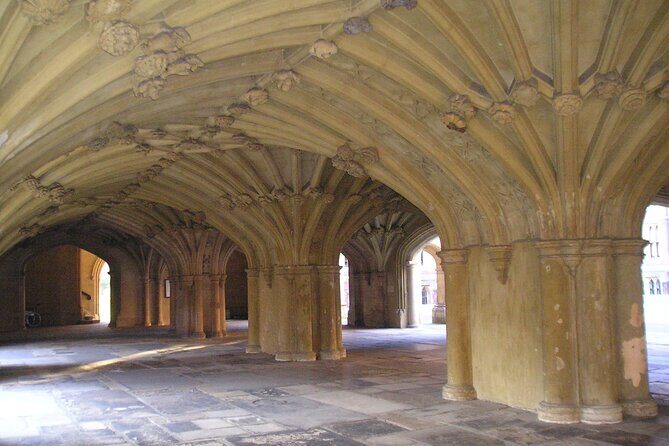 London Walking Tours eg Dickens Ted Lasso or National Gallery - Practical Details and Tips