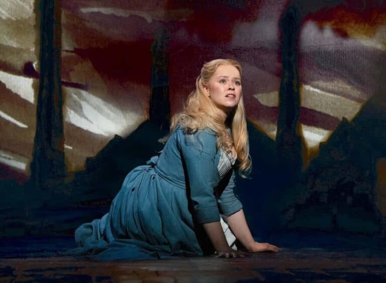 London's West End: Ticket to Les Misérables - Price and Value