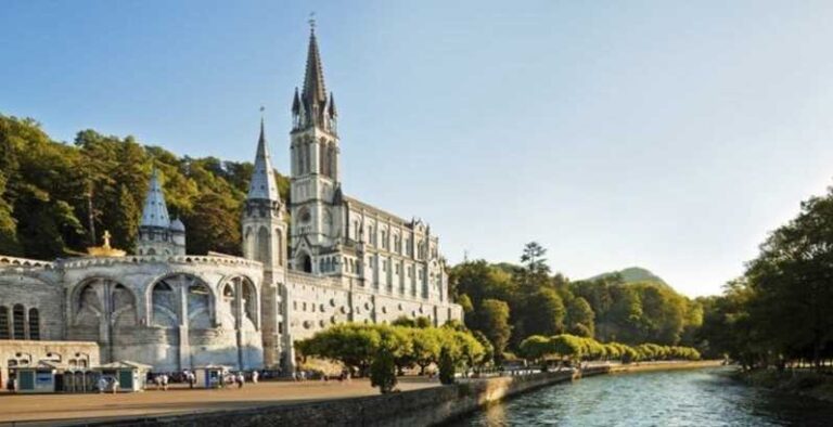 Lourdes: Private Guided Tour in the Sanctuary - Final Thoughts: Is This Tour Right for You?