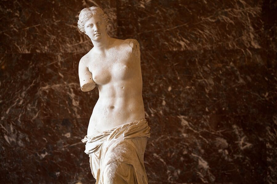 Venus de Milo statue at the Louvre Museum