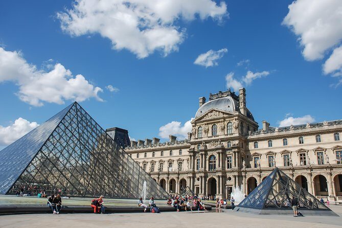 Louvre Museum Small Group Guided Tour - Meeting Point and Tour Logistics