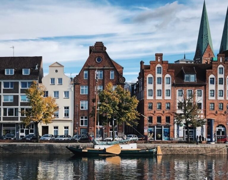 Lübeck: Backyards and Town Houses Private Guided Tour - What Sets This Tour Apart