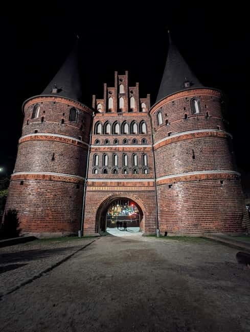 Lübeck zwischen Grusel und Geschichte Truecrime zu Halloween - Who Will Love This Experience?