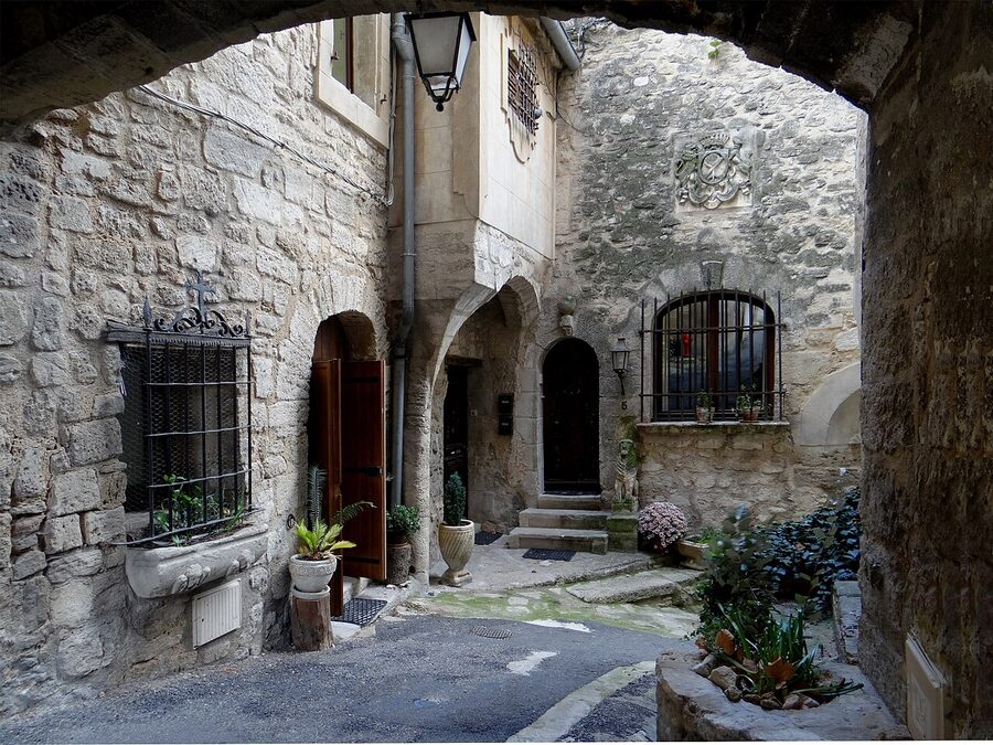 Streets of Bonnieux village