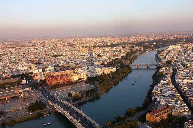 Luggage Room in Seville City Centre - Who Should Use This Service?