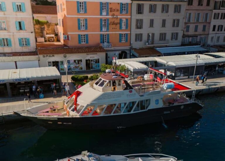 Lunch of lobster pasta in a cove in the Lavezzi Islands - Practical Details and Tips