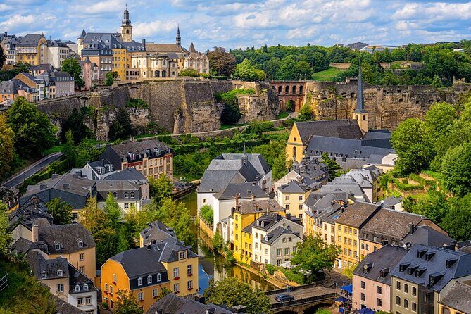 Luxembourg City Romantic Game: Walking Tour & Scavenger Hunt - What to Expect from the Experience