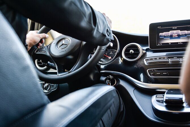 Luxury private transfer: Split airport to Split - Vehicle Options and Comfort