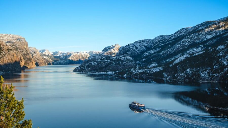 Lysefjorden cruise & Preikestolen guided hike - winter - The Sum Up