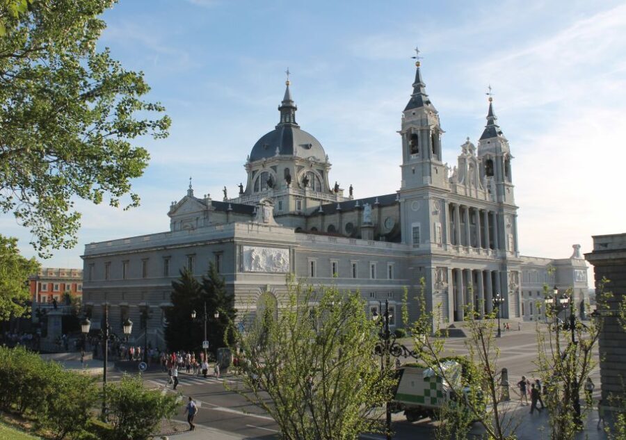 Madrid: 2-Hour City Highlights Guided Walking Tour - Who Is This Tour Best For?