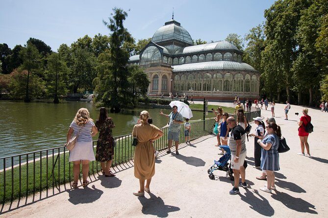Madrid: El Retiro Park Guided Tour and Tapas - Who Should Book This Tour?