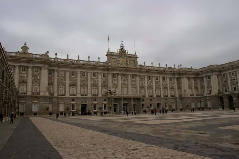 Madrid: From Royalty to Revolution Walking Tour - The Royal Palace and Its Secrets