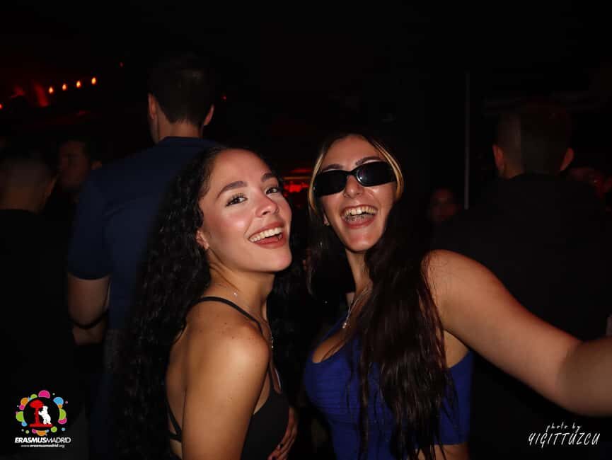 Madrid Halloween Pubcrawl: Madness-Open bar Beer included - Who Should Consider This Tour?