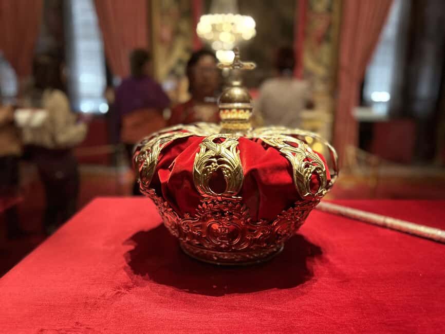 Madrid: Royal Palace Guided Shared Group Tour - Who Should Consider This Tour?